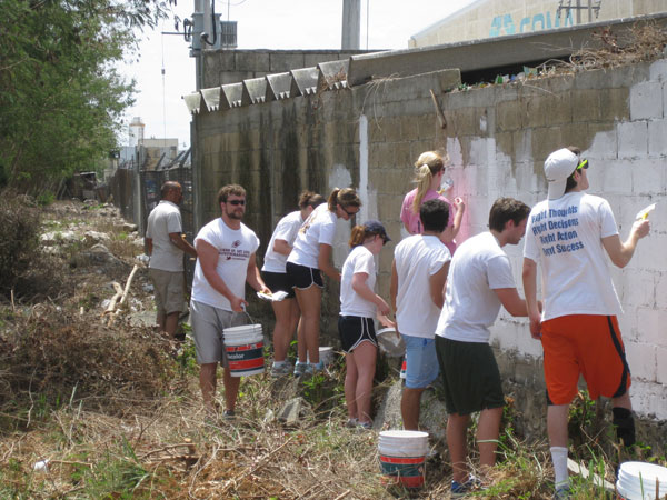 The Catholic Phoenix - Mission Possible: Alternative Spring Break to ...